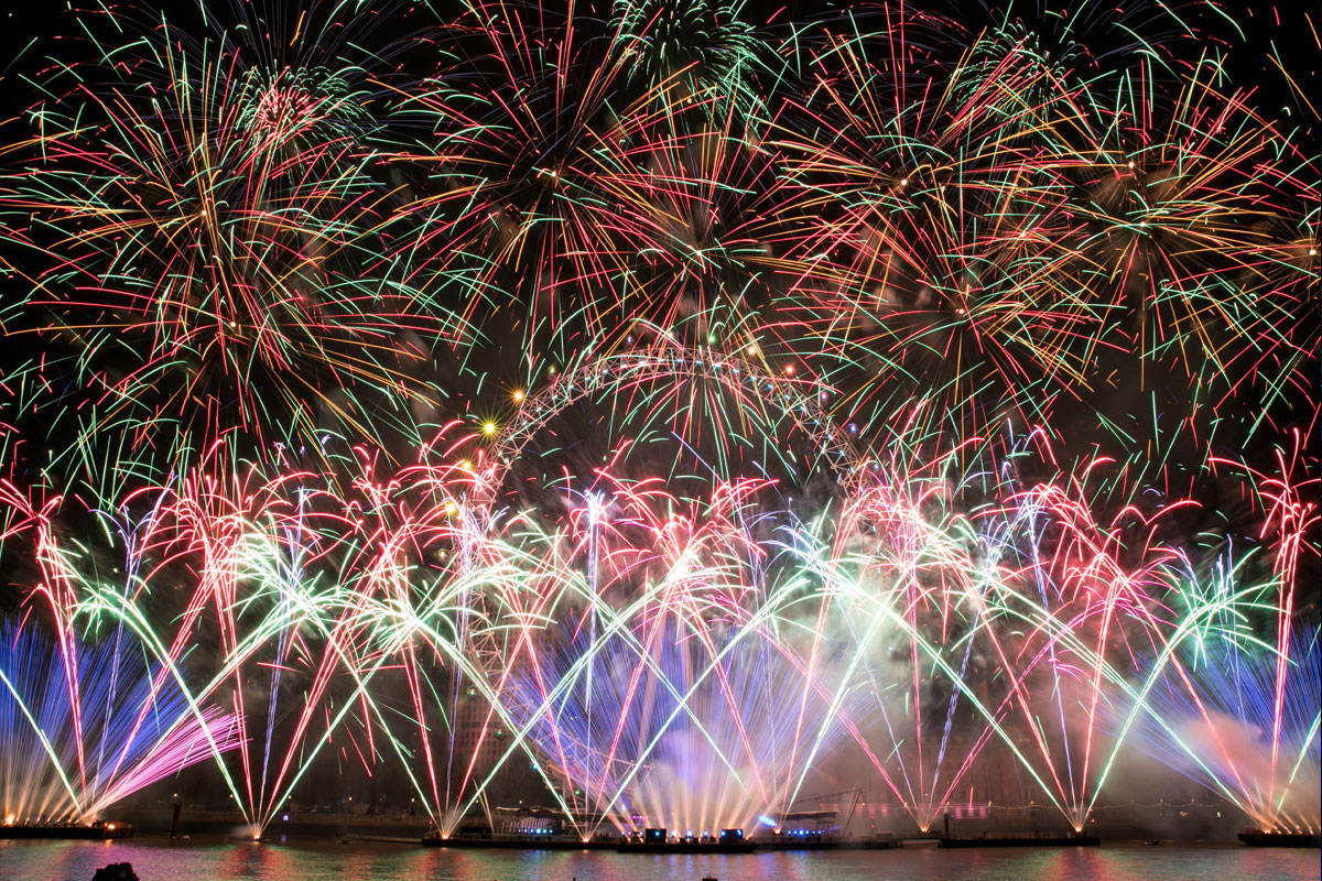 Claypaky Mythos 2 Light Up London’s Official New Year Fireworks – Show ...